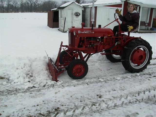 How I Changed My Leveling & Grader Blade into a Snowplow | Farmall Cub ...